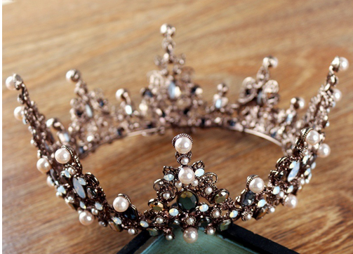 Vintage Luxury Crown – Holly Hardwick Crowns